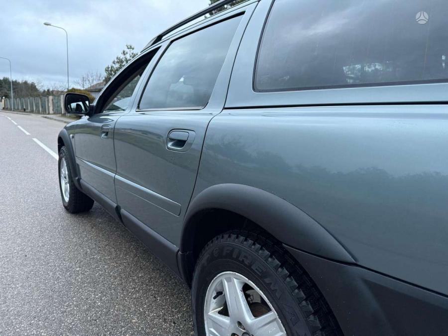 Blue Volvo XC70 2004 in Salcininkai, with an engine capacity of 2.40 L and mileage of 320 thousand km for 2750 €, photo 14 on AUTOMOTO.COM.LV
