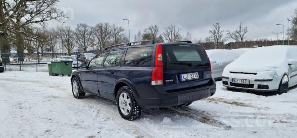 Blue Volvo XC70 2004 in Valmiera, with an engine capacity of 2.40 L and mileage of 277 thousand km for 2350 €, photo 4 on AUTOMOTO.COM.LV