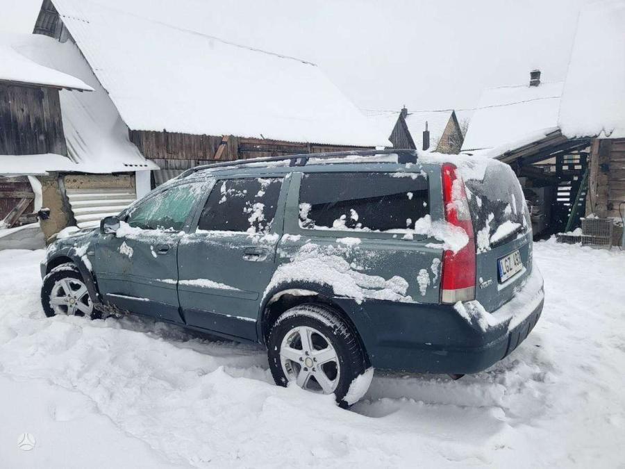 Zils Volvo XC70 2004 Viļņa, ar dzinēja tilpumu 2.40 L un nobraukumu 434 tūkst. km par 1450 €, foto 3 vietnē AUTOMOTO.COM.LV