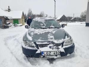 Zils Volvo XC70 2004 Viļņa, ar dzinēja tilpumu 2.40 L un nobraukumu 434 tūkst. km par 1450 €, foto 9 vietnē AUTOMOTO.COM.LV