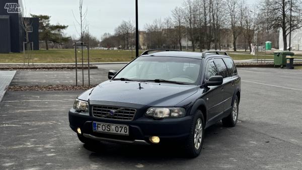Zils Volvo XC70 2004 Kretinga, ar dzinēja tilpumu 2.40 L un nobraukumu 515 tūkst. km par 2200 €, foto 2 vietnē AUTOMOTO.COM.LV
