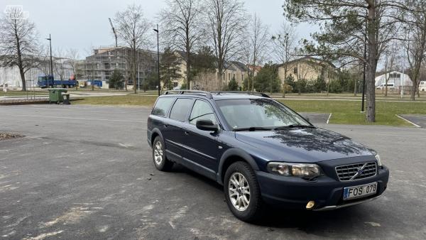 Zils Volvo XC70 2004 Kretinga, ar dzinēja tilpumu 2.40 L un nobraukumu 515 tūkst. km par 2200 €, foto 3 vietnē AUTOMOTO.COM.LV
