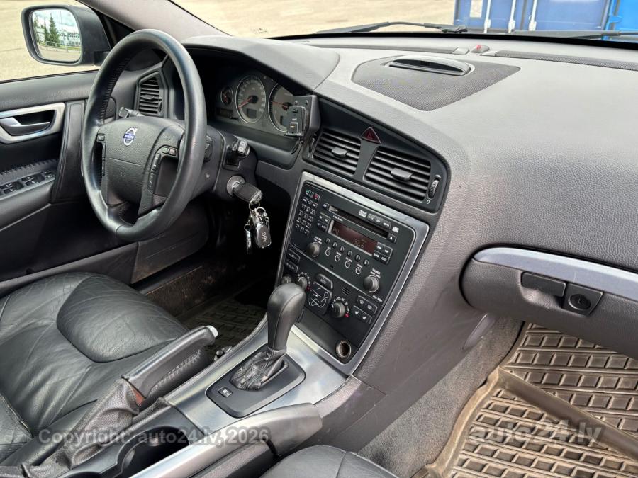 Blue Volvo XC70 2004 in Paide, with an engine capacity of 0.00 L and mileage of 0 thousand km for 3990 €, photo 9 on AUTOMOTO.COM.LV
