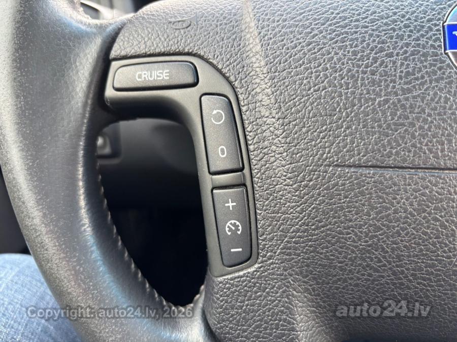 Blue Volvo XC70 2004 in Paide, with an engine capacity of 0.00 L and mileage of 0 thousand km for 3990 €, photo 15 on AUTOMOTO.COM.LV