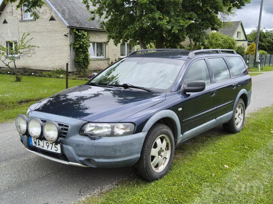 Blue Volvo XC70 2004 in Ventspils, with an engine capacity of 2.50 L and mileage of 313 thousand km for 3100 €, photo 3 on AUTOMOTO.COM.LV