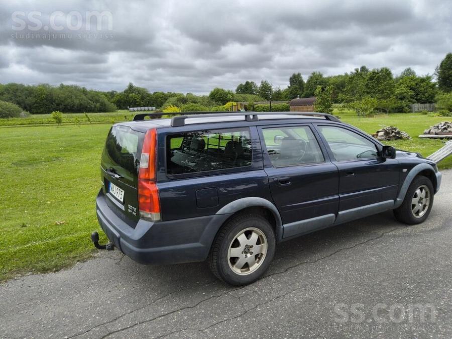 Blue Volvo XC70 2004 in Ventspils, with an engine capacity of 2.50 L and mileage of 313 thousand km for 3100 €, photo 6 on AUTOMOTO.COM.LV