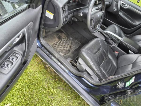 Blue Volvo XC70 2004 in Ventspils, with an engine capacity of 2.50 L and mileage of 313 thousand km for 3100 €, photo 8 on AUTOMOTO.COM.LV