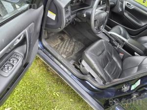 Blue Volvo XC70 2004 in Ventspils, with an engine capacity of 2.50 L and mileage of 313 thousand km for 3100 €, photo 9 on AUTOMOTO.COM.LV