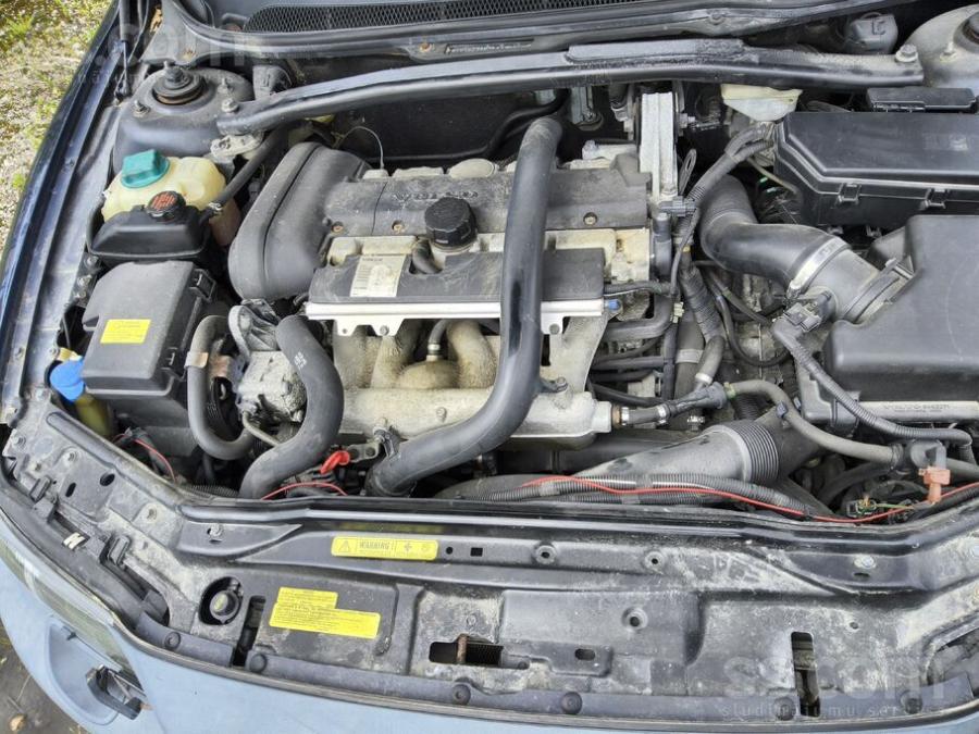 Blue Volvo XC70 2004 in Ventspils, with an engine capacity of 2.50 L and mileage of 313 thousand km for 3100 €, photo 12 on AUTOMOTO.COM.LV