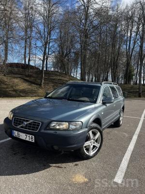 Zils Volvo XC70 2004 Kuldīga, ar dzinēja tilpumu 2.40 L un nobraukumu 382 tūkst. km par 2700 €, foto  vietnē AUTOMOTO.COM.LV
