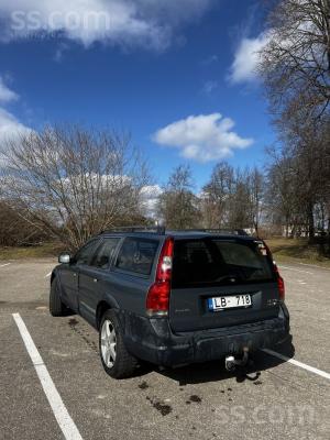 Zils Volvo XC70 2004 Kuldīga, ar dzinēja tilpumu 2.40 L un nobraukumu 382 tūkst. km par 2700 €, foto 3 vietnē AUTOMOTO.COM.LV