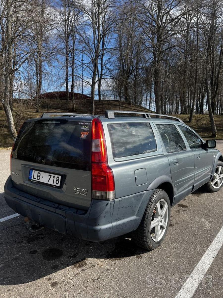 Zils Volvo XC70 2004 Kuldīga, ar dzinēja tilpumu 2.40 L un nobraukumu 382 tūkst. km par 2700 €, foto 8 vietnē AUTOMOTO.COM.LV