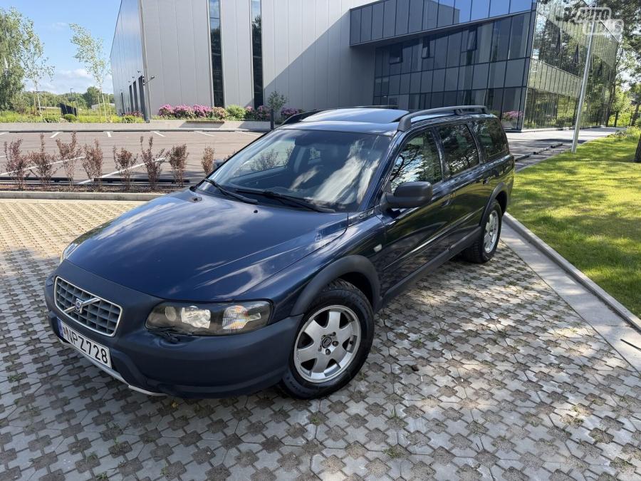Zils Volvo XC70 2004 Kauņa, ar dzinēja tilpumu 2.40 L un nobraukumu 295 tūkst. km par 2790 €, foto 1 vietnē AUTOMOTO.COM.LV