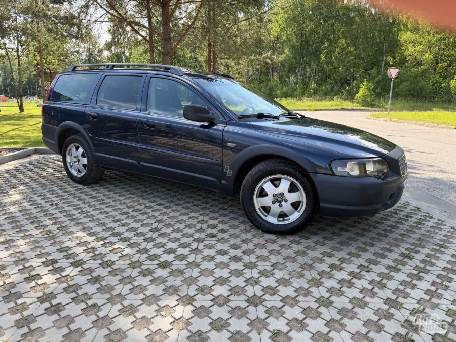 Zils Volvo XC70 2004 Kauņa, ar dzinēja tilpumu 2.40 L un nobraukumu 295 tūkst. km par 2790 €, foto 4 vietnē AUTOMOTO.COM.LV