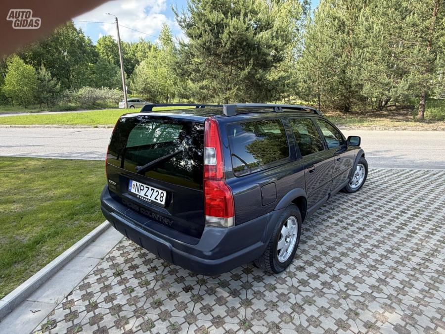 Zils Volvo XC70 2004 Kauņa, ar dzinēja tilpumu 2.40 L un nobraukumu 295 tūkst. km par 2790 €, foto 7 vietnē AUTOMOTO.COM.LV