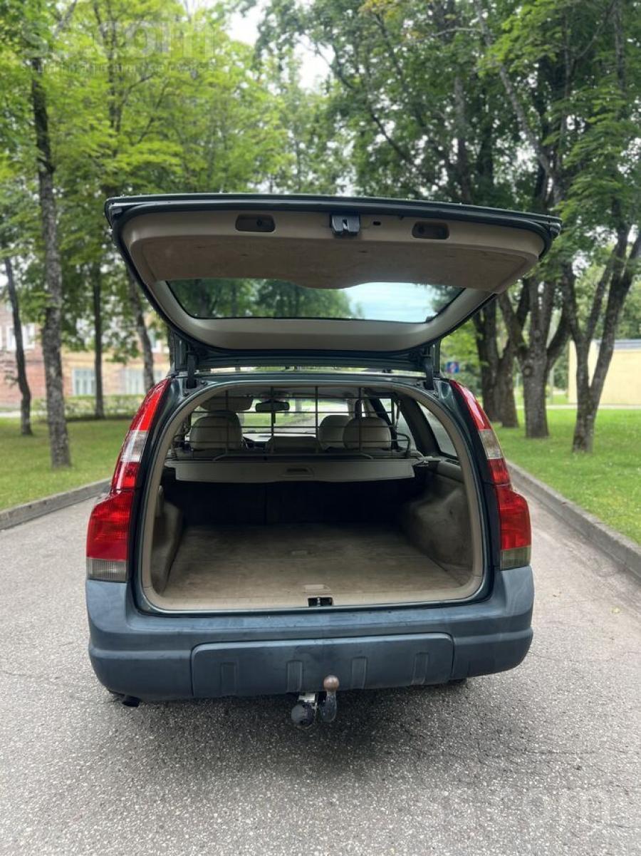 Zils Volvo XC70 2004 Kuldīga, ar dzinēja tilpumu 2.40 L un nobraukumu 383 tūkst. km par 2750 €, foto 6 vietnē AUTOMOTO.COM.LV