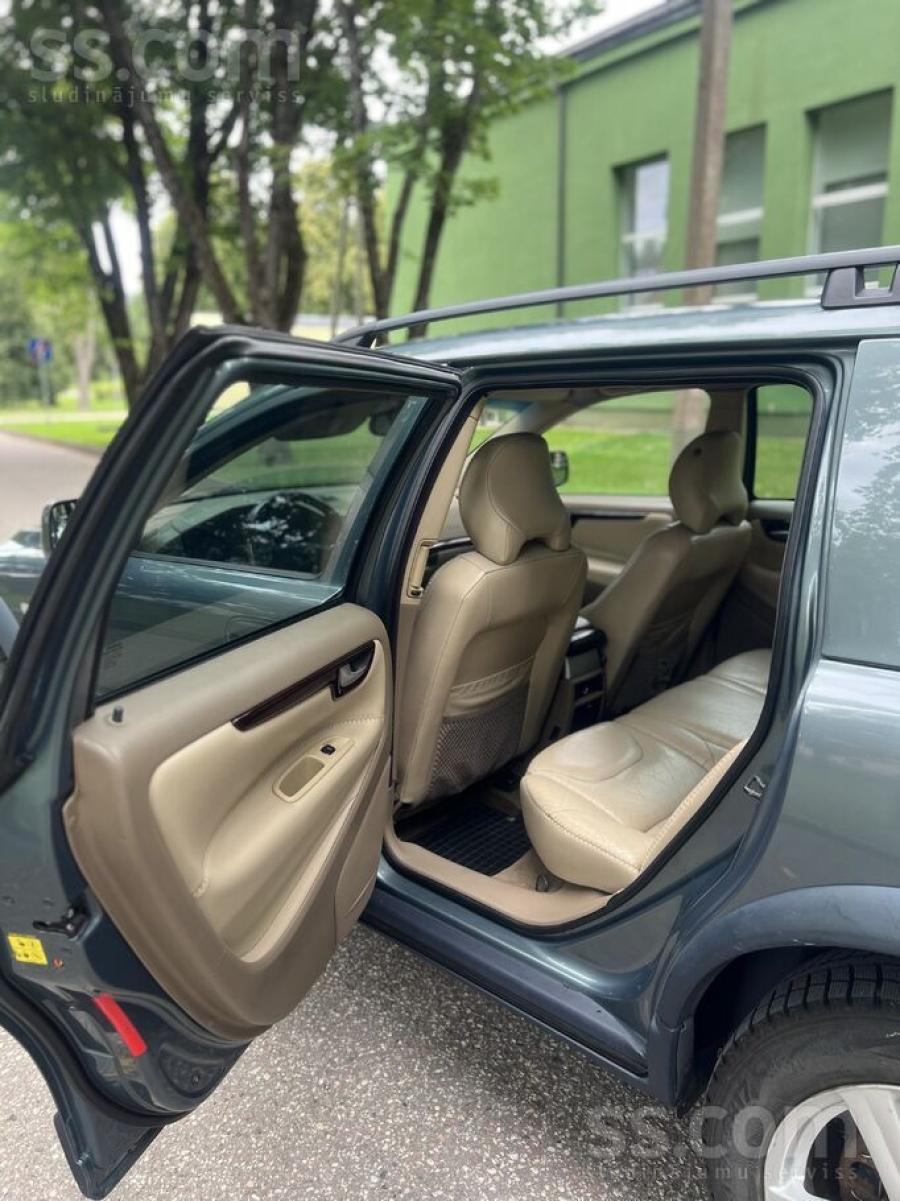 Zils Volvo XC70 2004 Kuldīga, ar dzinēja tilpumu 2.40 L un nobraukumu 383 tūkst. km par 2750 €, foto 7 vietnē AUTOMOTO.COM.LV
