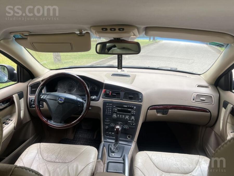 Zils Volvo XC70 2004 Kuldīga, ar dzinēja tilpumu 2.40 L un nobraukumu 383 tūkst. km par 2750 €, foto 9 vietnē AUTOMOTO.COM.LV