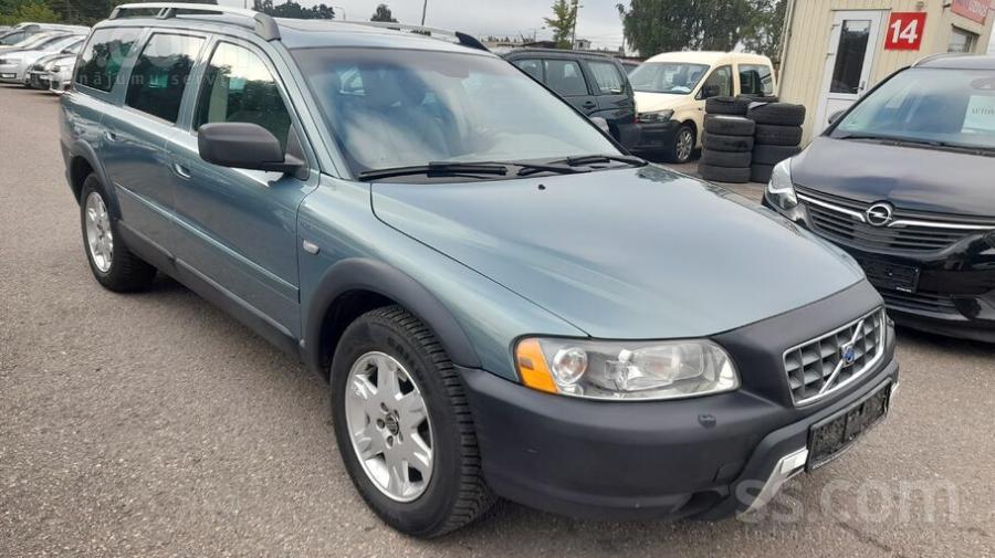 Blue Volvo XC70 2004 in Riga, with an engine capacity of 2.40 L and mileage of 263 thousand km for 3300 €, photo 4 on AUTOMOTO.COM.LV