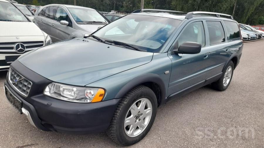 Blue Volvo XC70 2004 in Riga, with an engine capacity of 2.40 L and mileage of 263 thousand km for 3300 €, photo 5 on AUTOMOTO.COM.LV