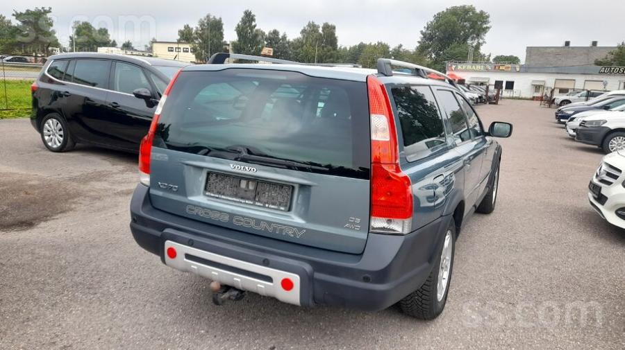 Blue Volvo XC70 2004 in Riga, with an engine capacity of 2.40 L and mileage of 263 thousand km for 3300 €, photo 9 on AUTOMOTO.COM.LV