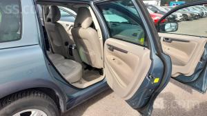 Blue Volvo XC70 2004 in Riga, with an engine capacity of 2.40 L and mileage of 263 thousand km for 3300 €, photo 33 on AUTOMOTO.COM.LV