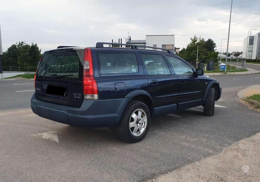Zils Volvo XC70 2004 Viļņa, ar dzinēja tilpumu 2.40 L un nobraukumu 278 tūkst. km par 4200 €, foto 5 vietnē AUTOMOTO.COM.LV