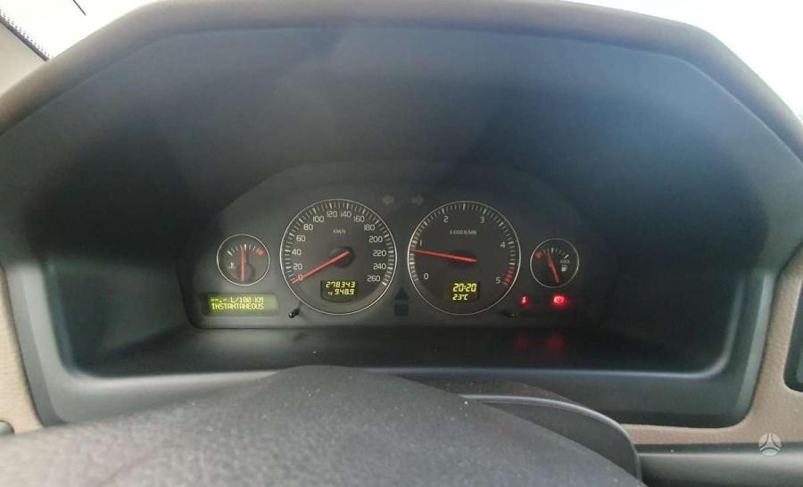 Zils Volvo XC70 2004 Viļņa, ar dzinēja tilpumu 2.40 L un nobraukumu 278 tūkst. km par 4200 €, foto 7 vietnē AUTOMOTO.COM.LV