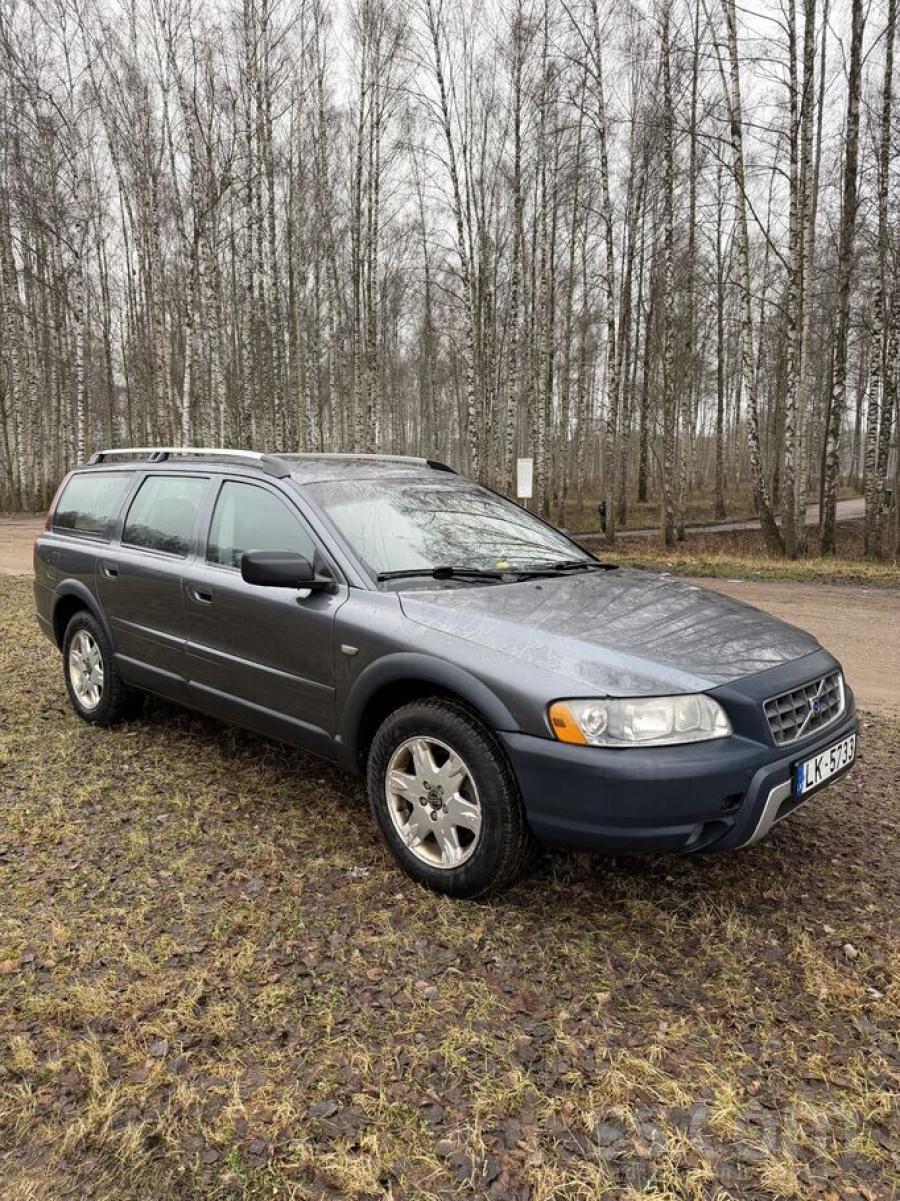 Zils Volvo XC70 2005 Rīga, ar dzinēja tilpumu 2.50 L un nobraukumu 415 tūkst. km par 2850 €, foto 1 vietnē AUTOMOTO.COM.LV