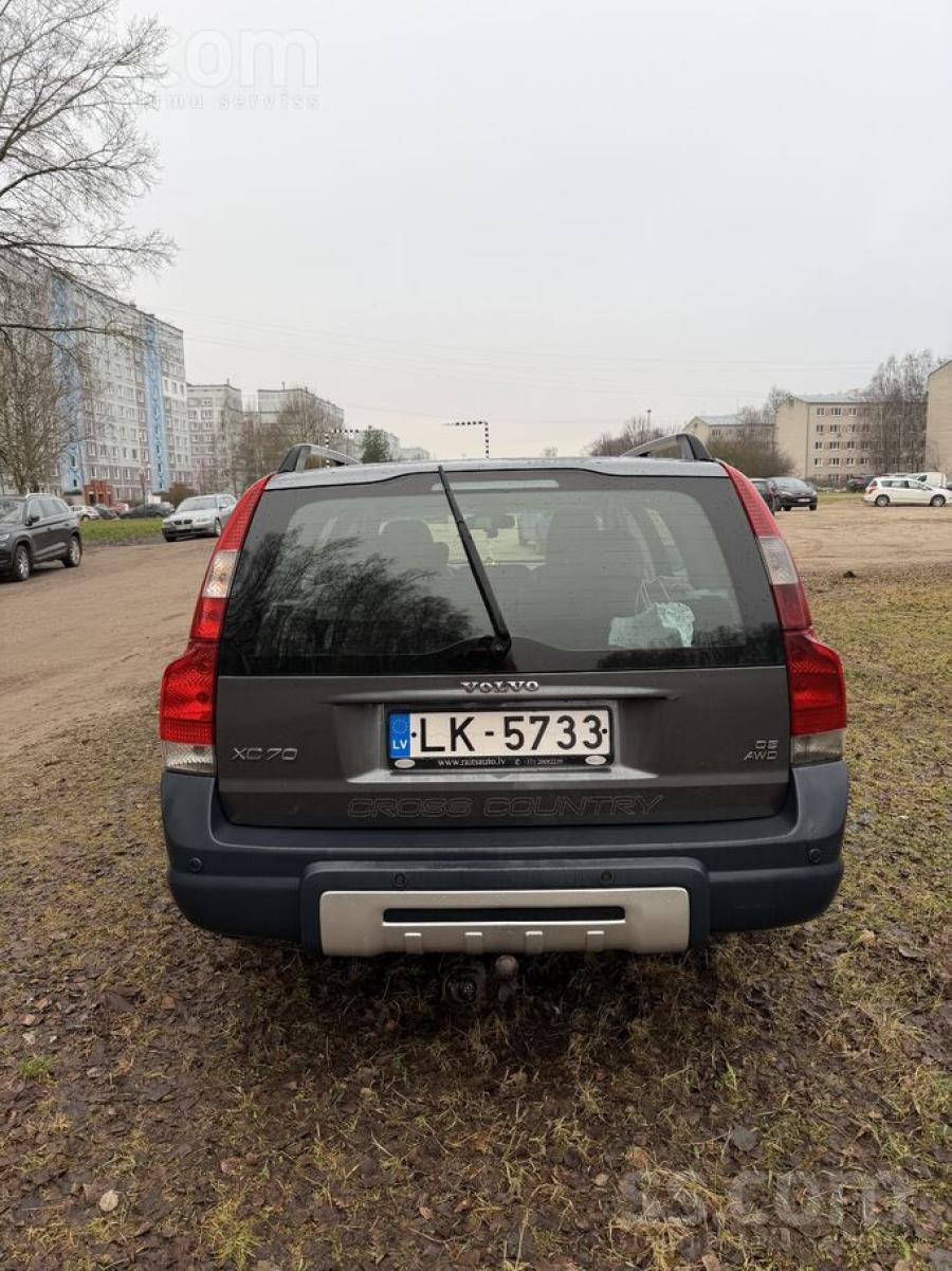 Zils Volvo XC70 2005 Rīga, ar dzinēja tilpumu 2.50 L un nobraukumu 415 tūkst. km par 2850 €, foto 5 vietnē AUTOMOTO.COM.LV
