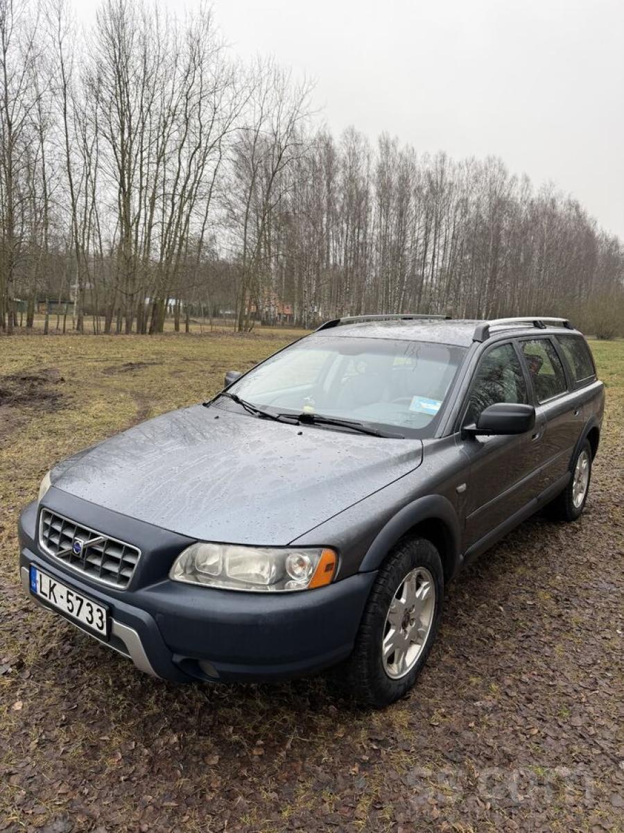 Zils Volvo XC70 2005 Rīga, ar dzinēja tilpumu 2.50 L un nobraukumu 415 tūkst. km par 2850 €, foto 8 vietnē AUTOMOTO.COM.LV