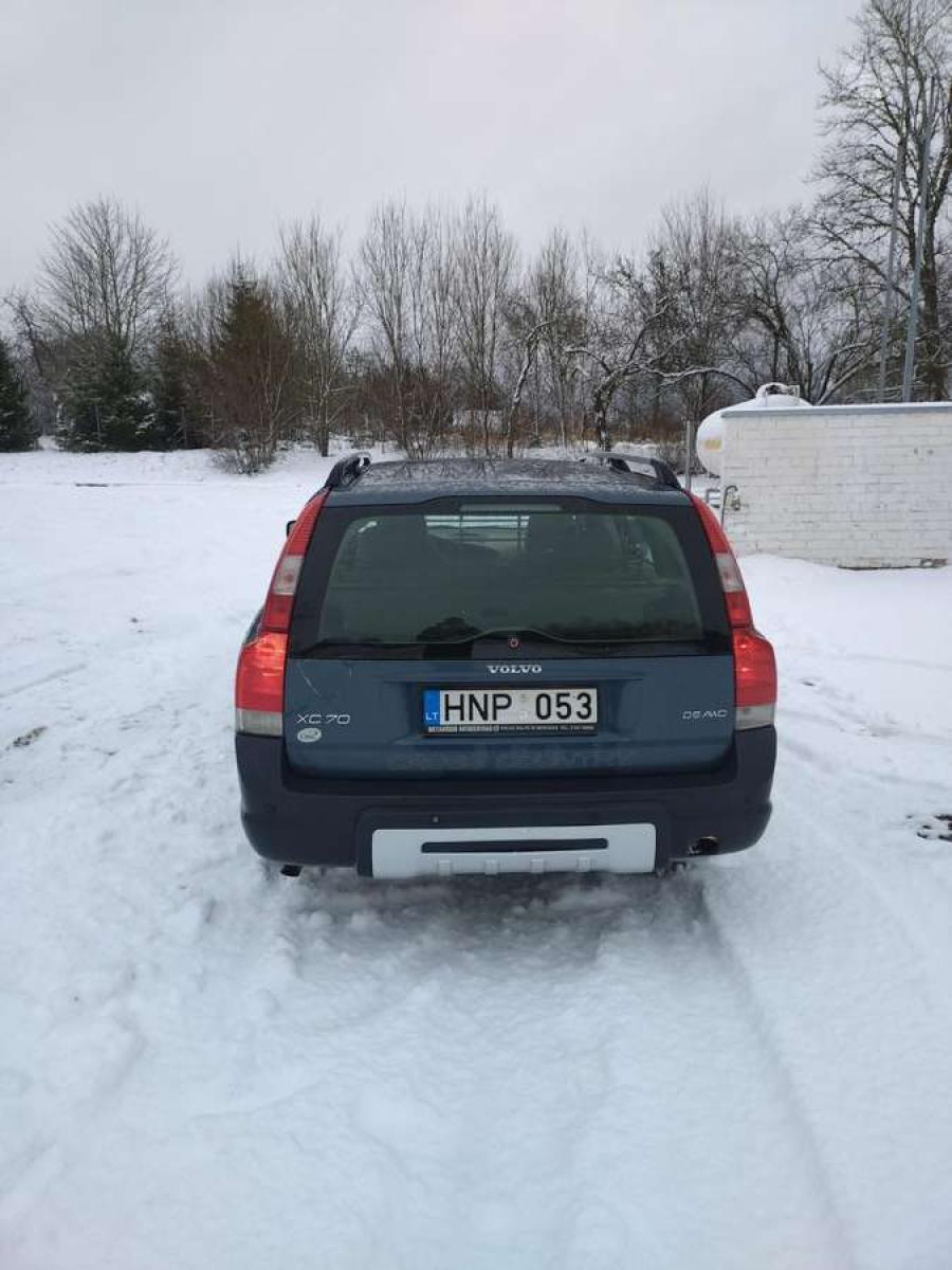 Blue Volvo XC70 2005 in Svencionys, with an engine capacity of 2.40 L and mileage of 543 thousand km for 1700 €, photo 3 on AUTOMOTO.COM.LV