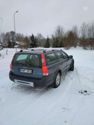 Blue Volvo XC70 2005 in Svencionys, with an engine capacity of 2.40 L and mileage of 543 thousand km for 1700 €, photo 4 on AUTOMOTO.COM.LV