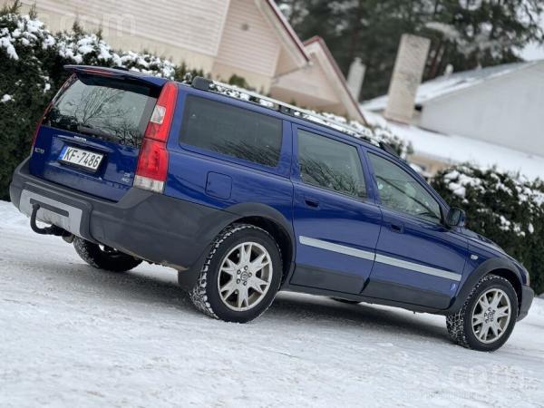 Blue Volvo XC70 2005 in Jurmala, with an engine capacity of 2.40 L and mileage of 0 thousand km for 4290 €, photo 3 on AUTOMOTO.COM.LV