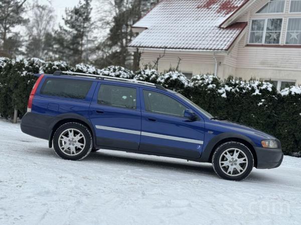 Blue Volvo XC70 2005 in Jurmala, with an engine capacity of 2.40 L and mileage of 0 thousand km for 4290 €, photo 5 on AUTOMOTO.COM.LV