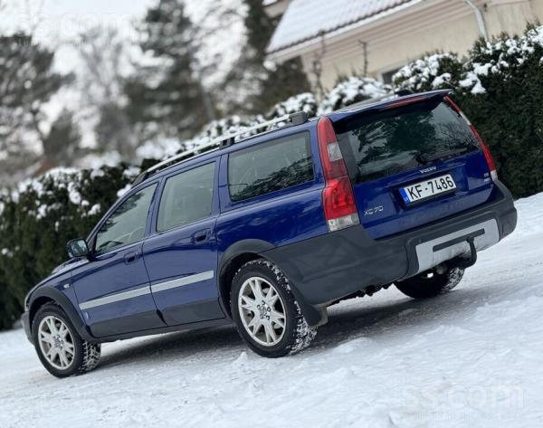 Blue Volvo XC70 2005 in Jurmala, with an engine capacity of 2.40 L and mileage of 0 thousand km for 4290 €, photo 6 on AUTOMOTO.COM.LV