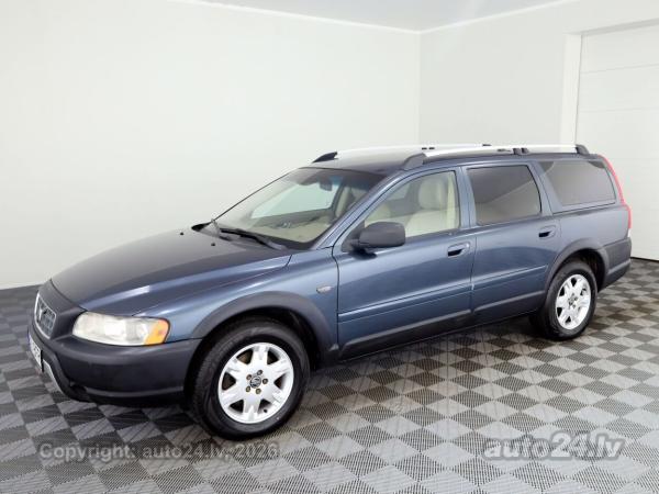Zils Volvo XC70 2005 Tallina, ar dzinēja tilpumu 2.40 L un nobraukumu 303 tūkst. km par 2499 €, foto 2 vietnē AUTOMOTO.COM.LV