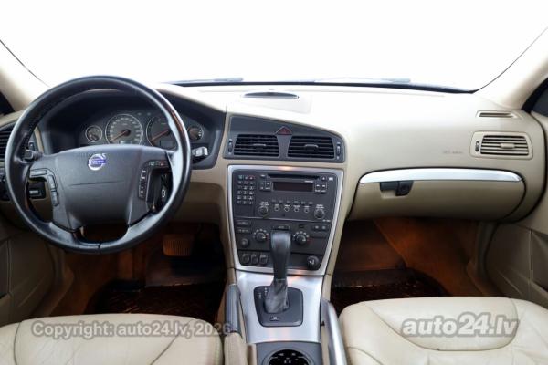 Zils Volvo XC70 2005 Tallina, ar dzinēja tilpumu 2.40 L un nobraukumu 303 tūkst. km par 2499 €, foto 5 vietnē AUTOMOTO.COM.LV