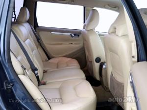 Blue Volvo XC70 2005 in Tallinn, with an engine capacity of 2.40 L and mileage of 303 thousand km for 2499 €, photo 7 on AUTOMOTO.COM.LV