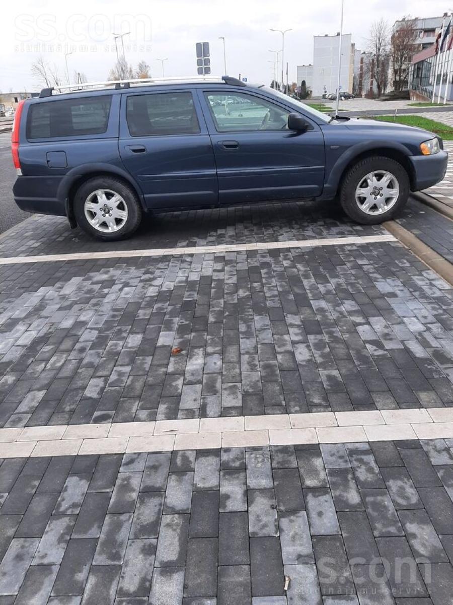 Zils Volvo XC70 2005 Jelgava, ar dzinēja tilpumu 2.40 L un nobraukumu 378 tūkst. km par 3200 €, foto 5 vietnē AUTOMOTO.COM.LV