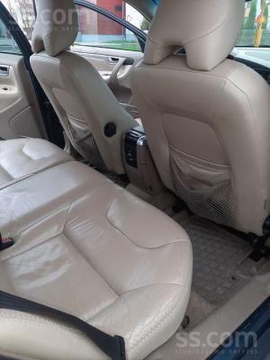 Zils Volvo XC70 2005 Jelgava, ar dzinēja tilpumu 2.40 L un nobraukumu 378 tūkst. km par 3200 €, foto 7 vietnē AUTOMOTO.COM.LV