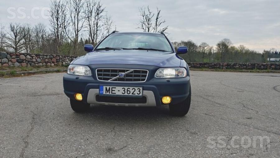 Zils Volvo XC70 2005 Rīga, ar dzinēja tilpumu 2.40 L un nobraukumu 484 tūkst. km par 3400 €, foto 3 vietnē AUTOMOTO.COM.LV