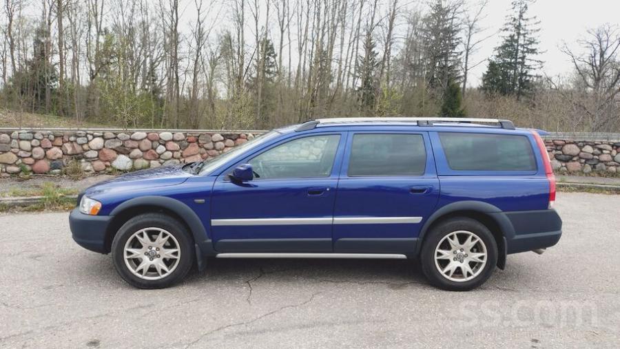 Zils Volvo XC70 2005 Rīga, ar dzinēja tilpumu 2.40 L un nobraukumu 484 tūkst. km par 3400 €, foto 4 vietnē AUTOMOTO.COM.LV