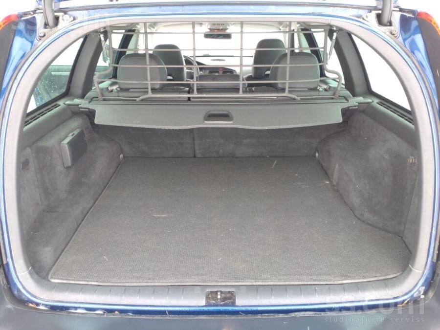 Zils Volvo XC70 2005 Rīga, ar dzinēja tilpumu 2.40 L un nobraukumu 484 tūkst. km par 3400 €, foto 12 vietnē AUTOMOTO.COM.LV