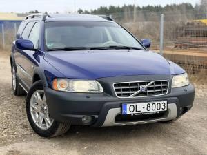Zils Volvo XC70 2005 Rīga, ar dzinēja tilpumu 2.40 L un nobraukumu 260 tūkst. km par 6500 €, foto  vietnē AUTOMOTO.COM.LV