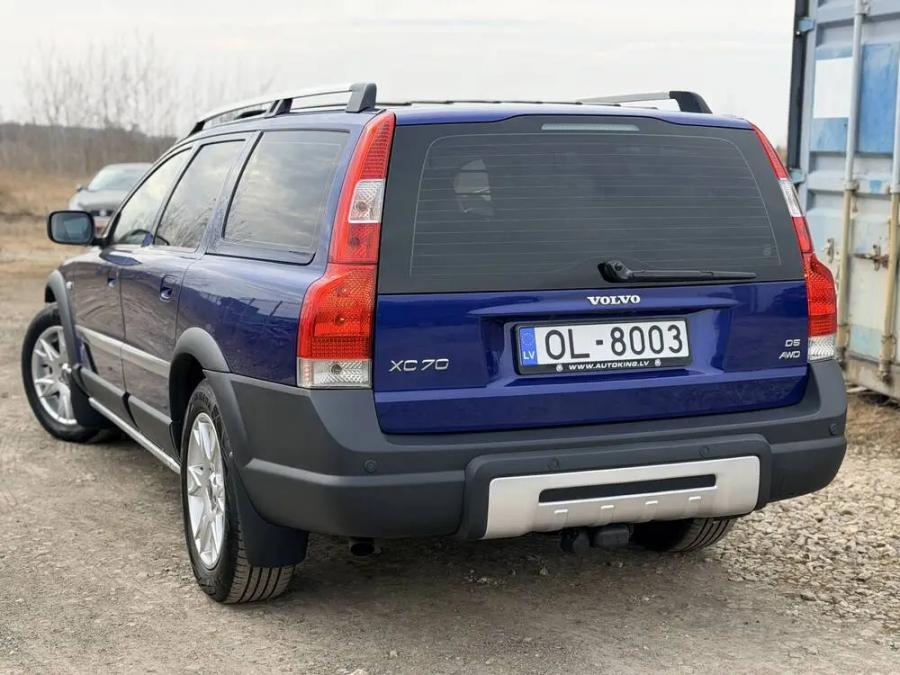 Синий Вольво ХС70 2005 в Рига, объемом двигателя 2.40 л и пробегом 260 тыс. км за 6500 €, фото 3 на AUTOMOTO.COM.LV