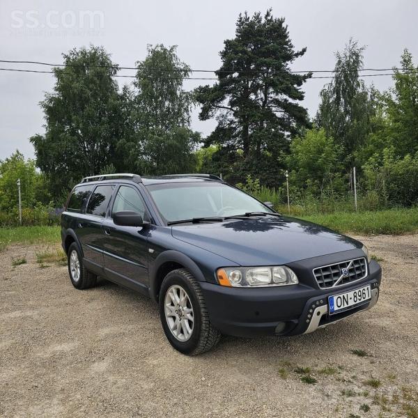 Blue Volvo XC70 2005 in Riga, with an engine capacity of 2.40 L and mileage of 290 thousand km for 4350 €, photo 1 on AUTOMOTO.COM.LV