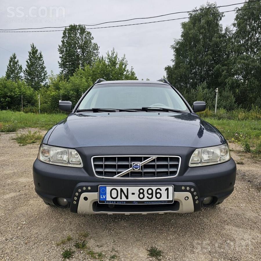 Zils Volvo XC70 2005 Rīga, ar dzinēja tilpumu 2.40 L un nobraukumu 290 tūkst. km par 4350 €, foto 3 vietnē AUTOMOTO.COM.LV