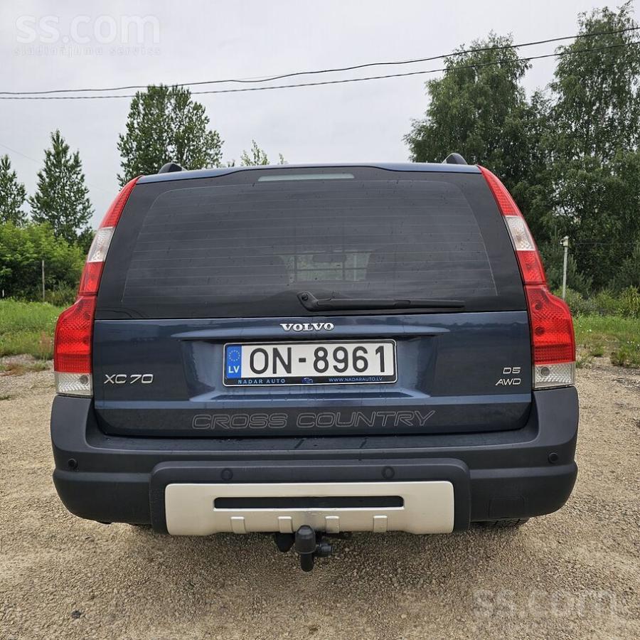 Zils Volvo XC70 2005 Rīga, ar dzinēja tilpumu 2.40 L un nobraukumu 290 tūkst. km par 4350 €, foto 6 vietnē AUTOMOTO.COM.LV