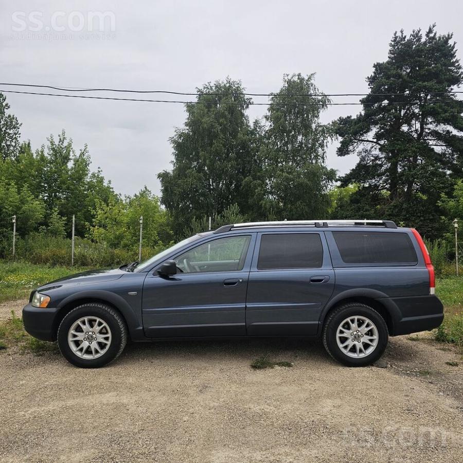 Zils Volvo XC70 2005 Rīga, ar dzinēja tilpumu 2.40 L un nobraukumu 290 tūkst. km par 4350 €, foto 9 vietnē AUTOMOTO.COM.LV